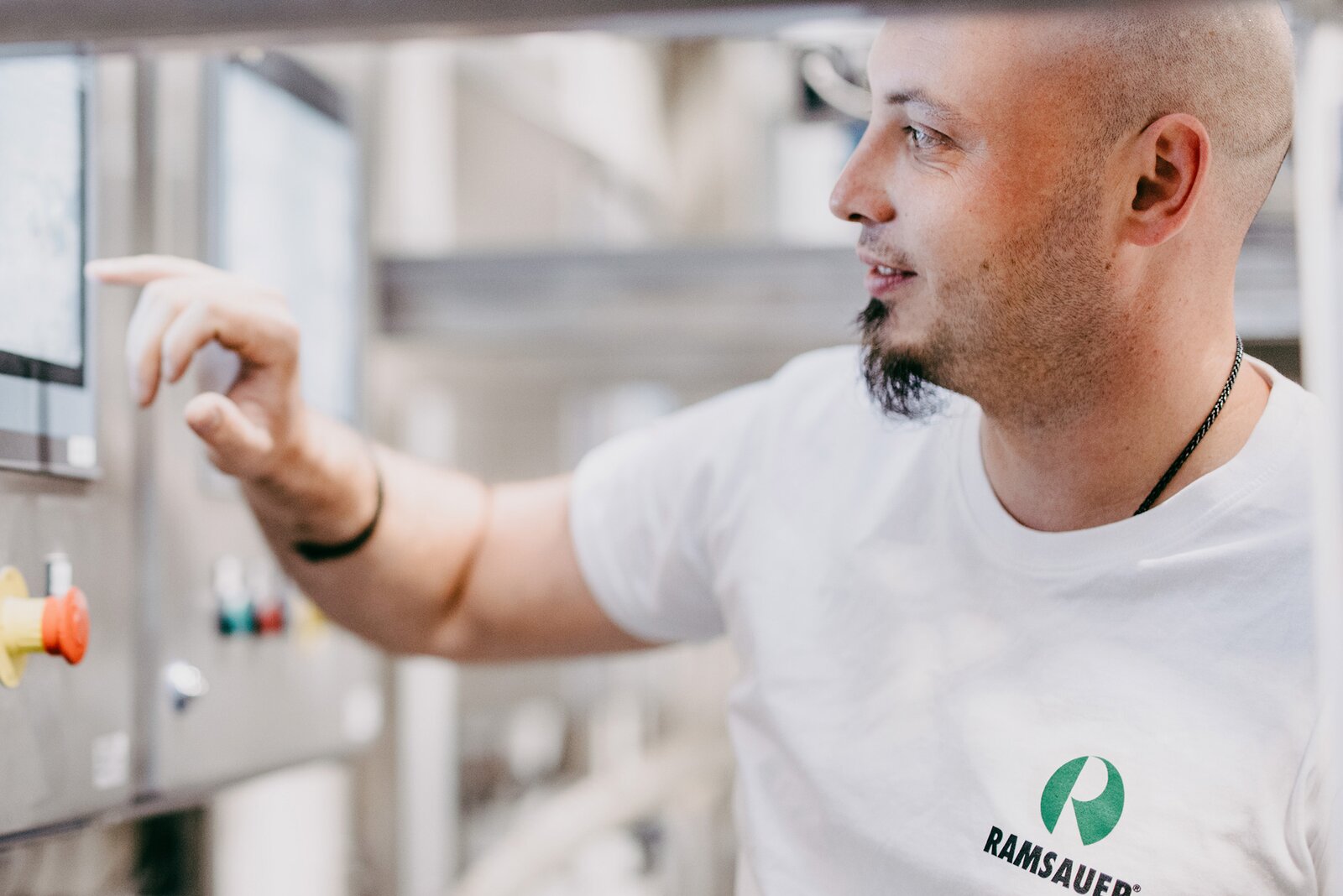 Das steckt hinter dem EMICODE Siegel | Ramsauer Dicht- und Klebstoffe